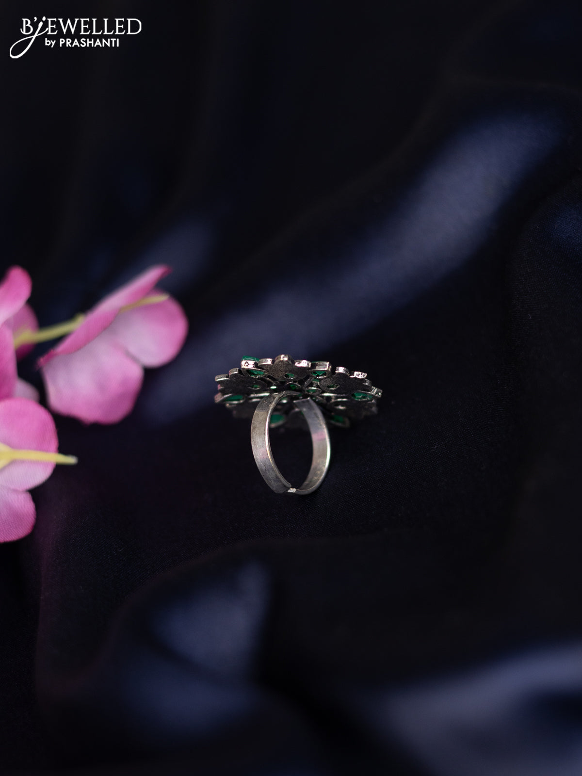 Oxidised ring with emerald stones – Prashanti Sarees